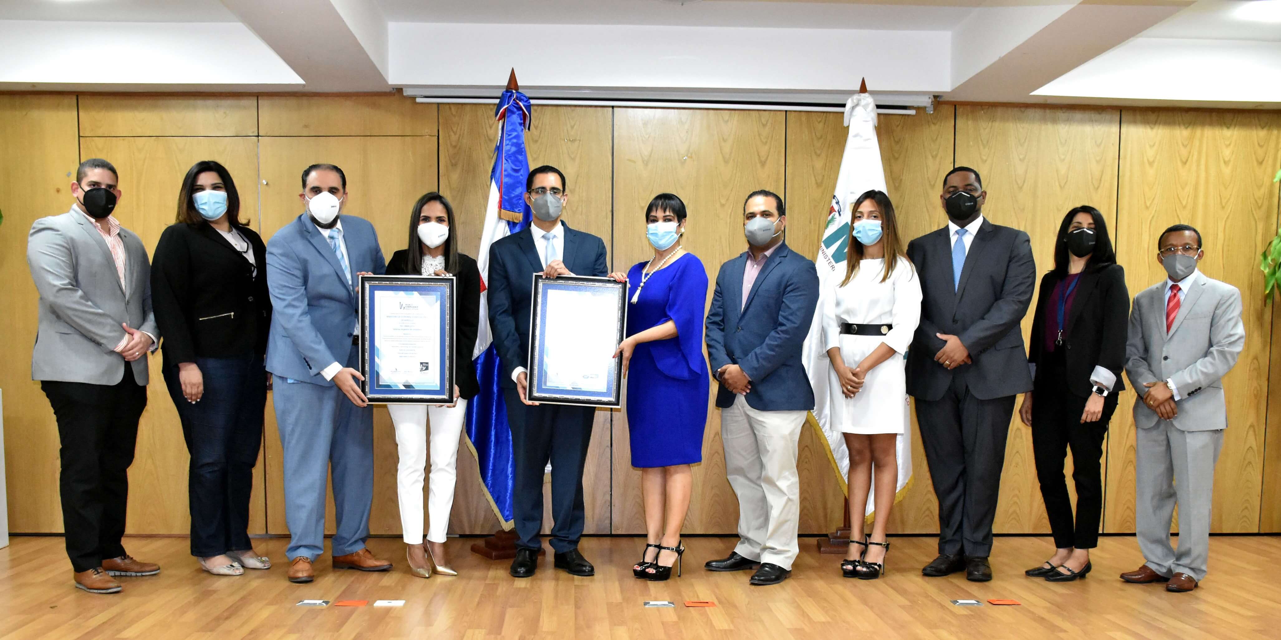 MEPyD recibe oficialmente las certificaciones en Sistemas de Gestión ...