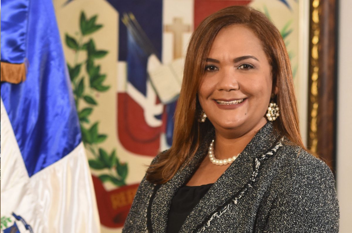 Colaboradores y colaboradoras del Ministerio de Economía participan en ...