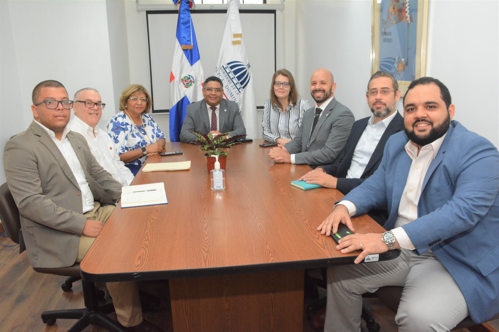 Viceministro Alexis Cruz recibe visita de vicerrectores de ...